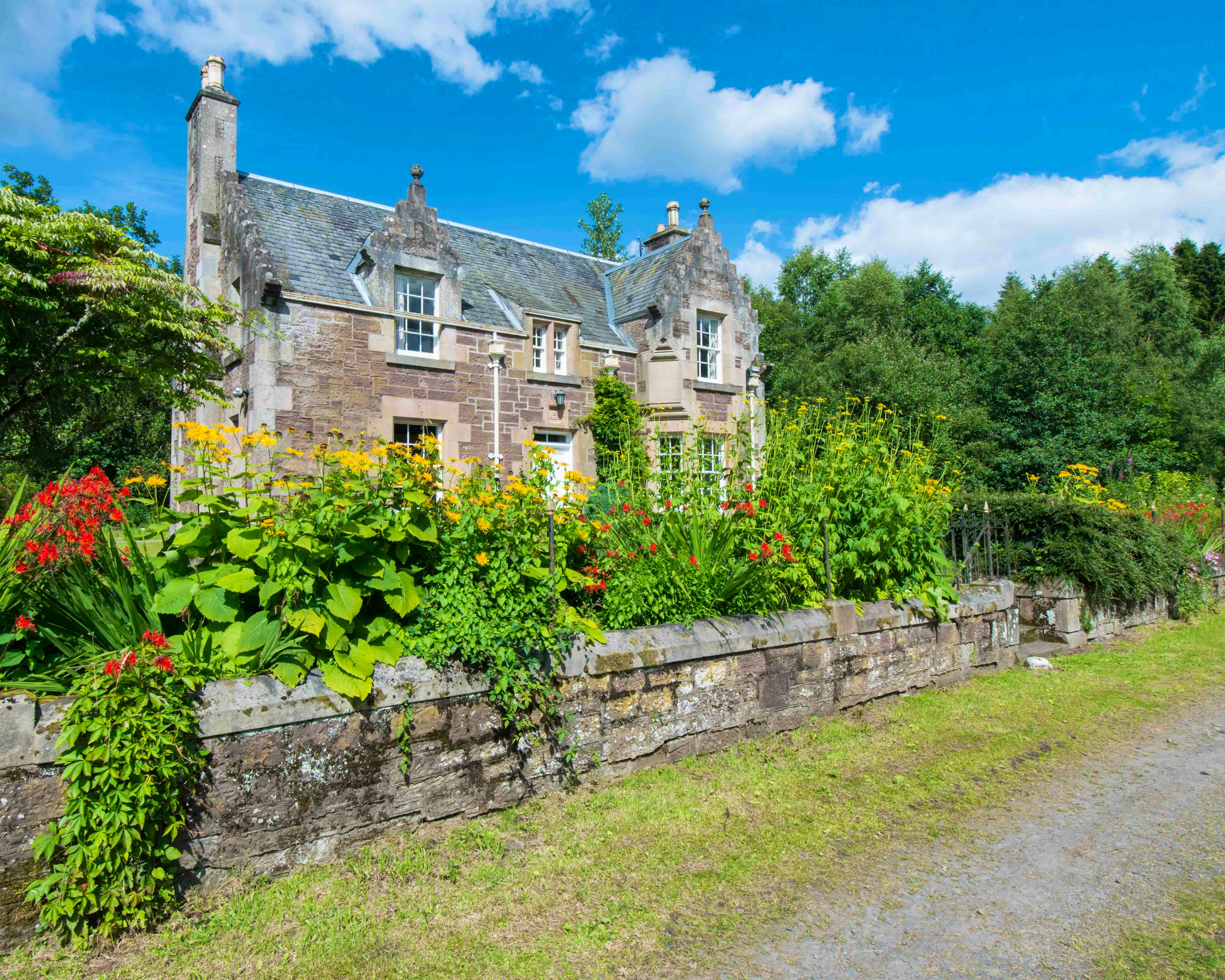 Dovecot Cottage - a unique historical cottage in Edinburgh