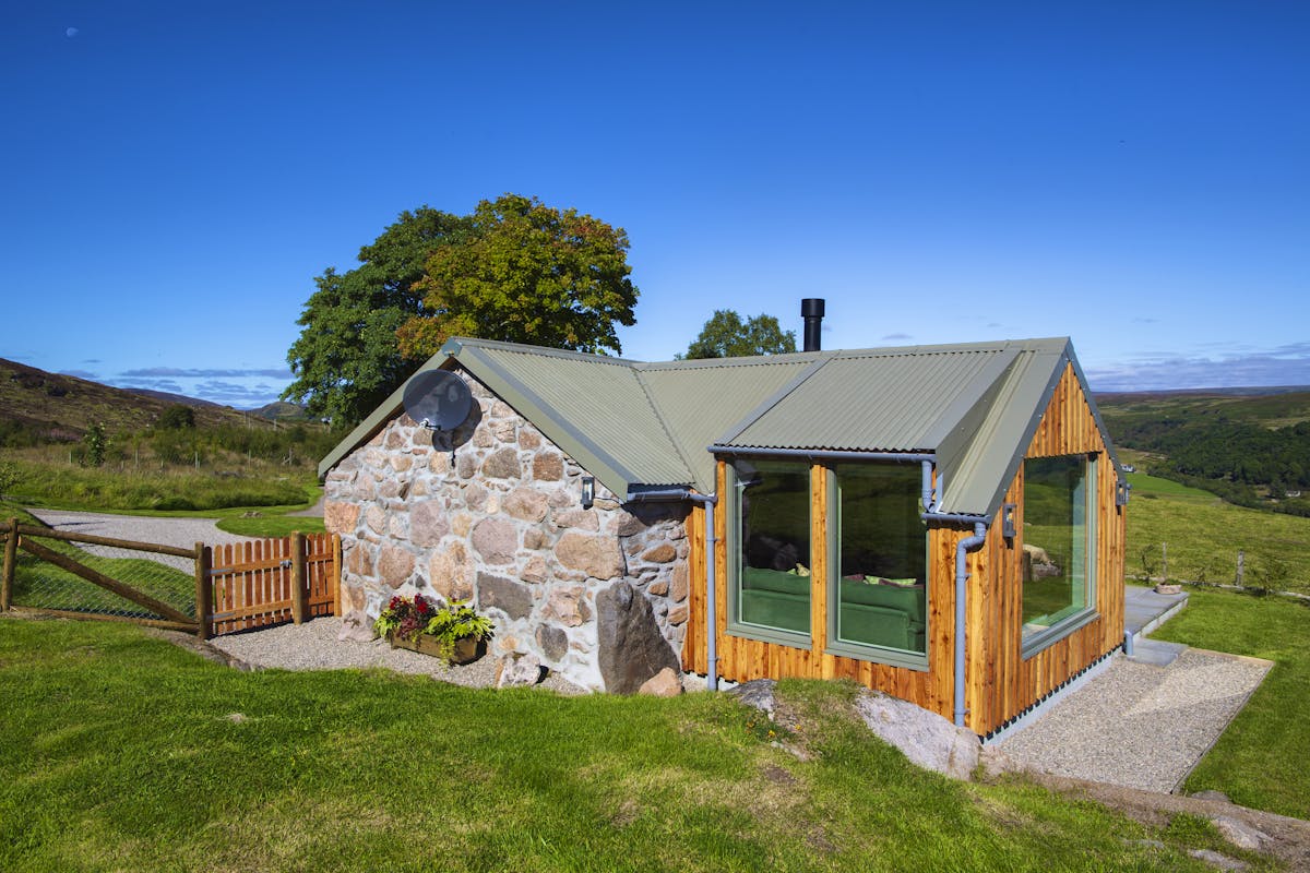 The Stable Bothy - Rustic Highlands couples bolthole