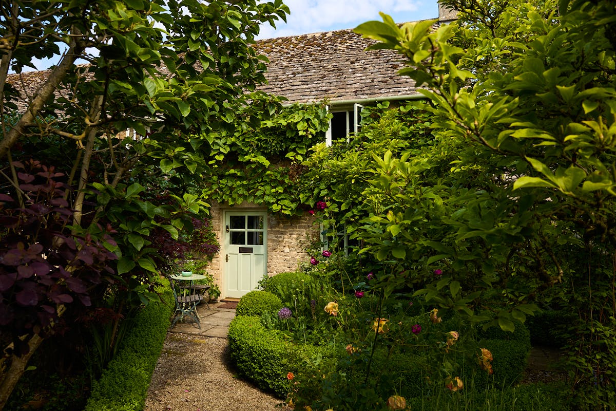 Cotswolds Escape - Cosy cottage with a gorgeous garden