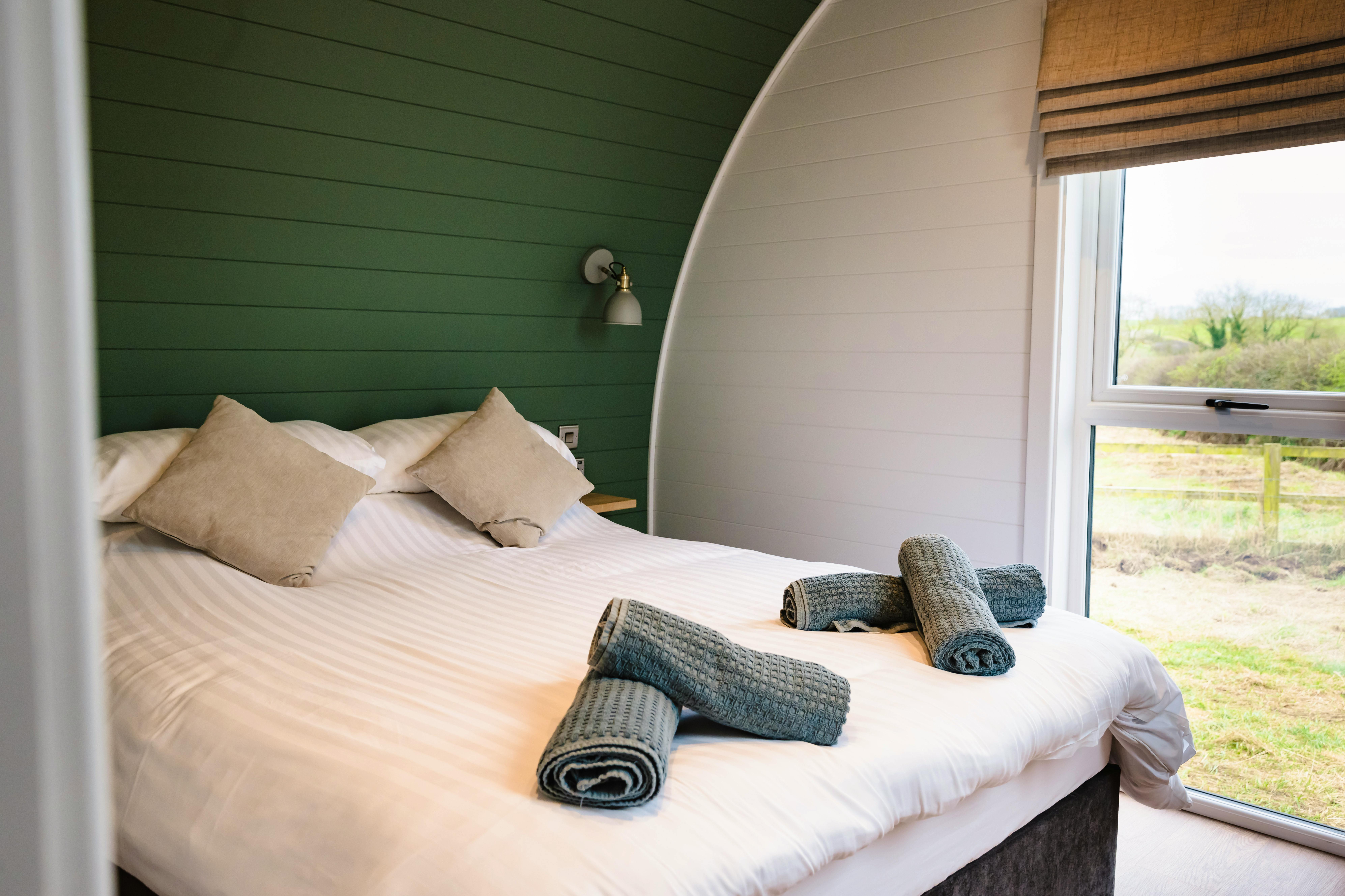 Rutland Hideaway Lodges - Beautiful hot tub lodges