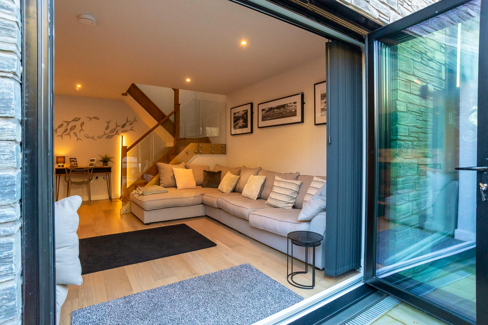 Fowey Penthouse - Charming Cornish apartment with estuary views