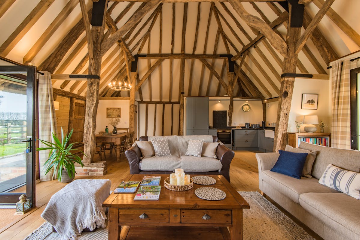 The Thatched Barn - Charming listed barn in Kent