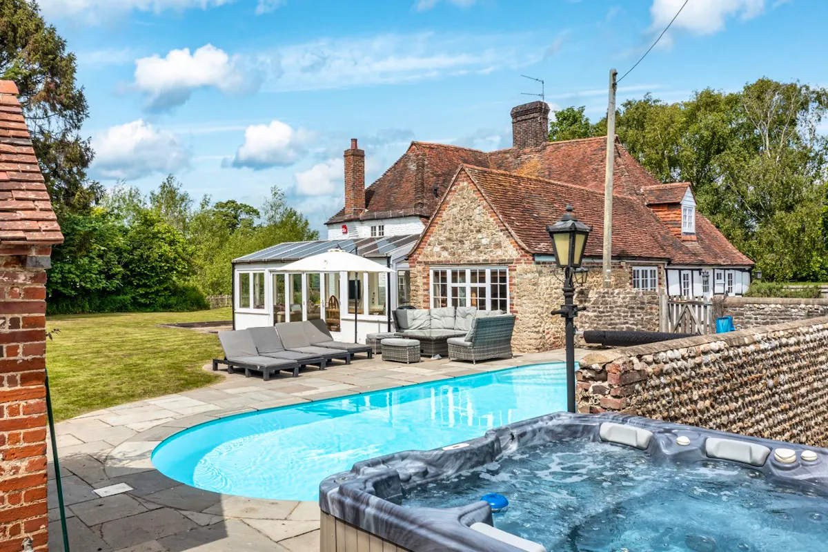 Marble Bridge Farm - Historic luxury for large families