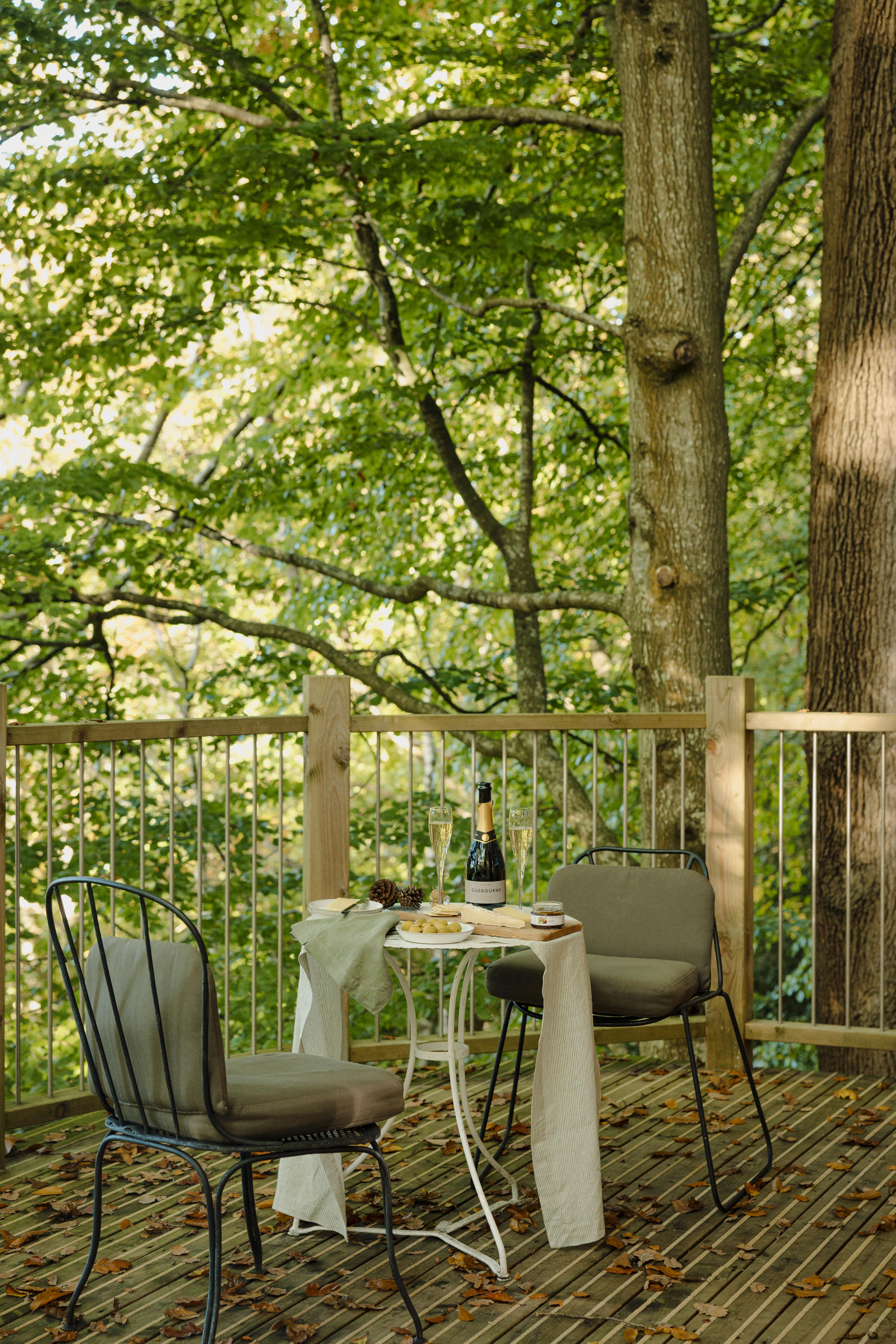 Tree House Retreats - Gorgeous treehouses in West Sussex