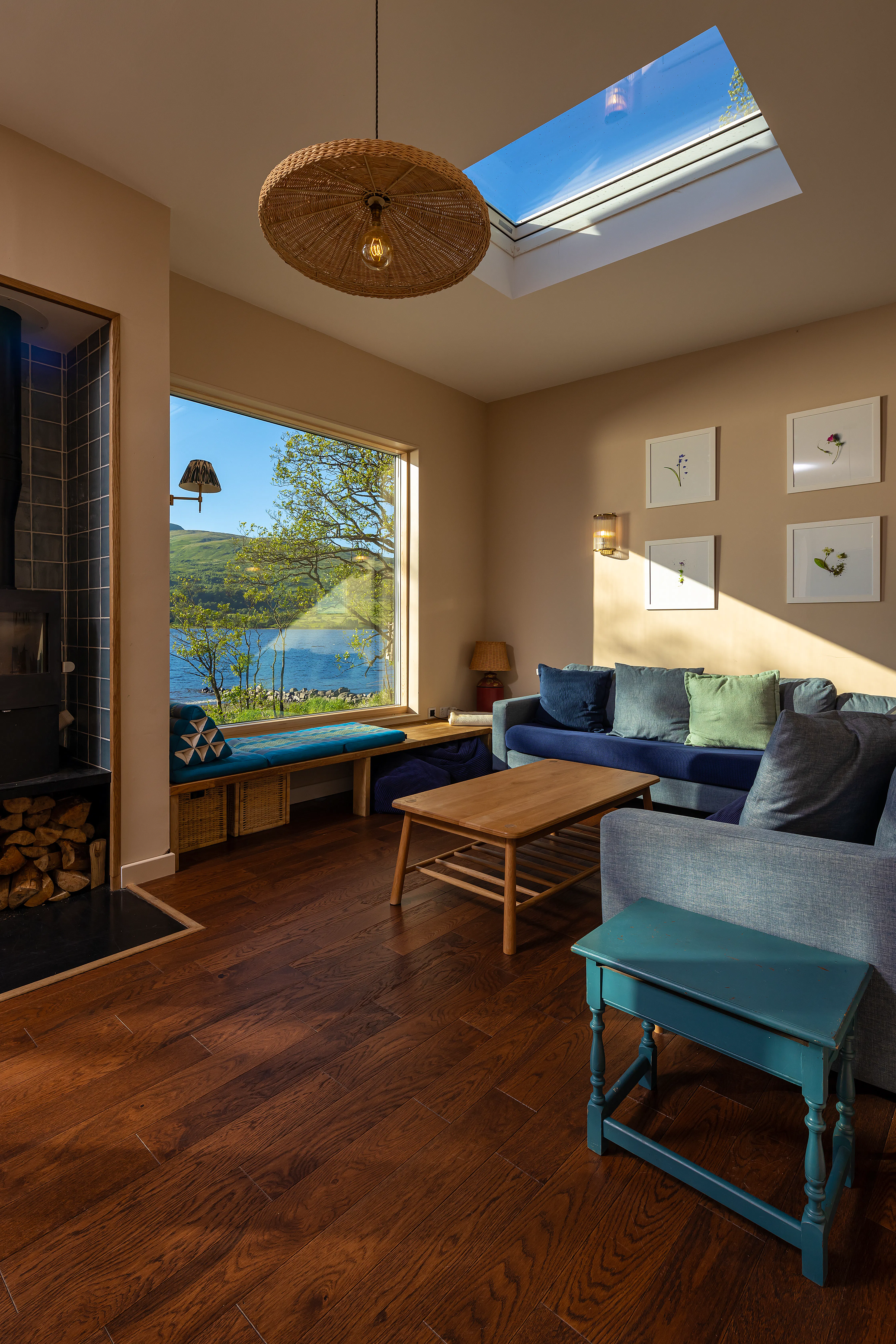 Willow Cabin - Modern loch-side cabin