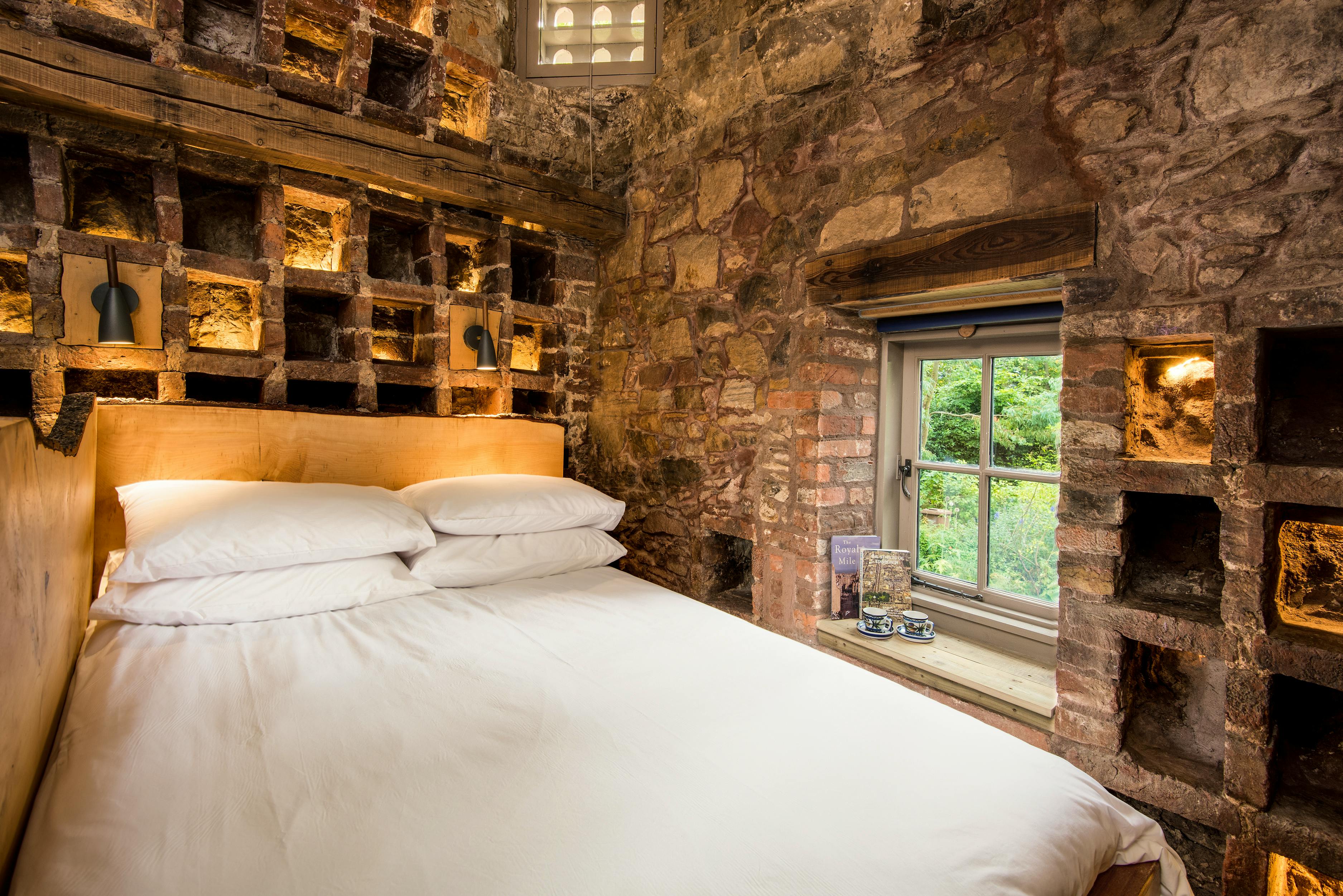 Dovecot Cottage - a unique historical cottage in Edinburgh