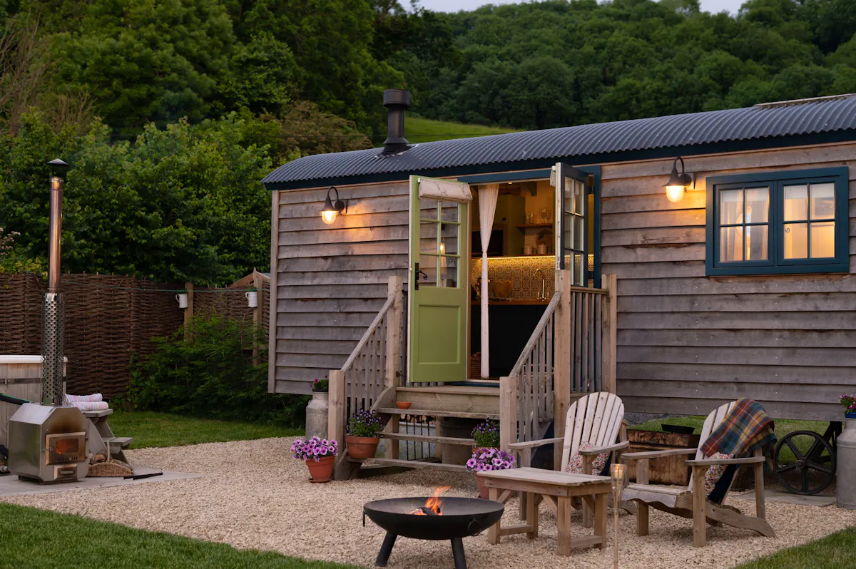 Collie Shepherds Huts - Quirky huts for two
