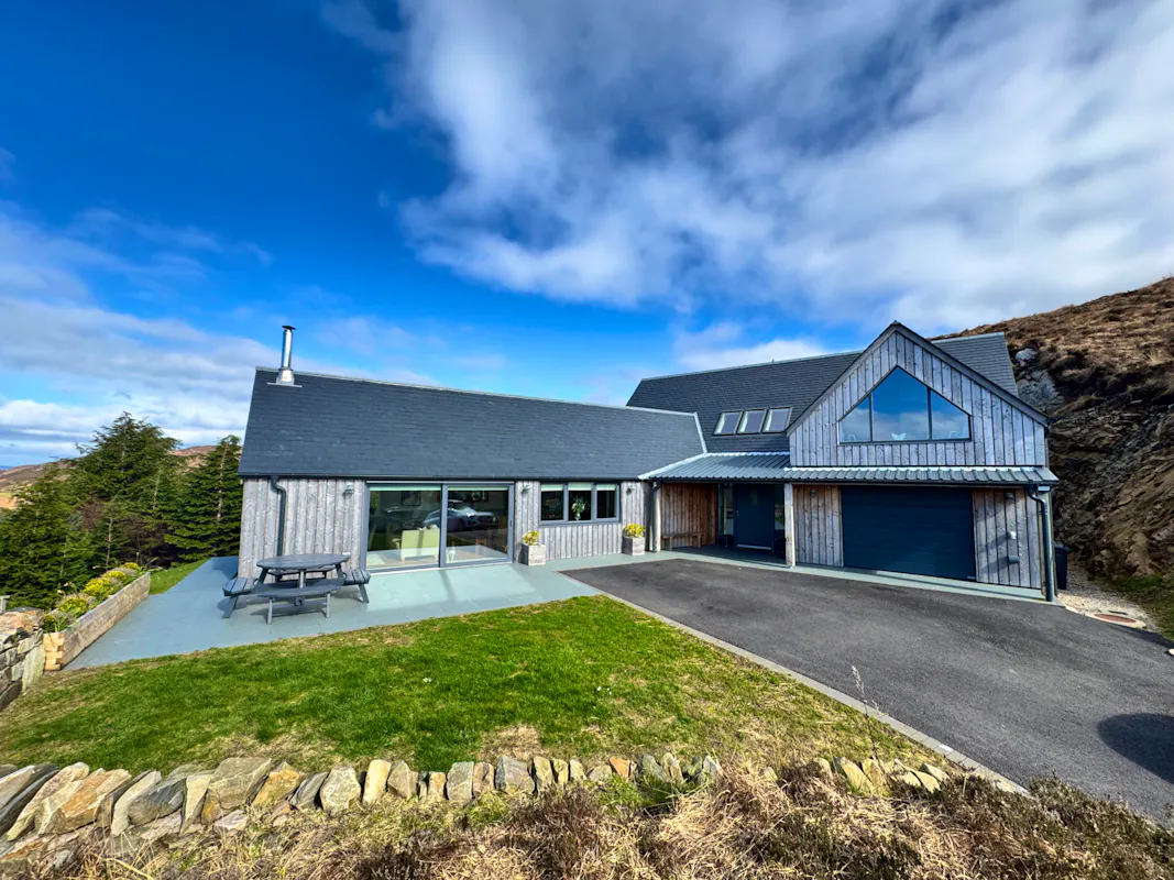 Pine View Lodge - Beautiful Highland retreat