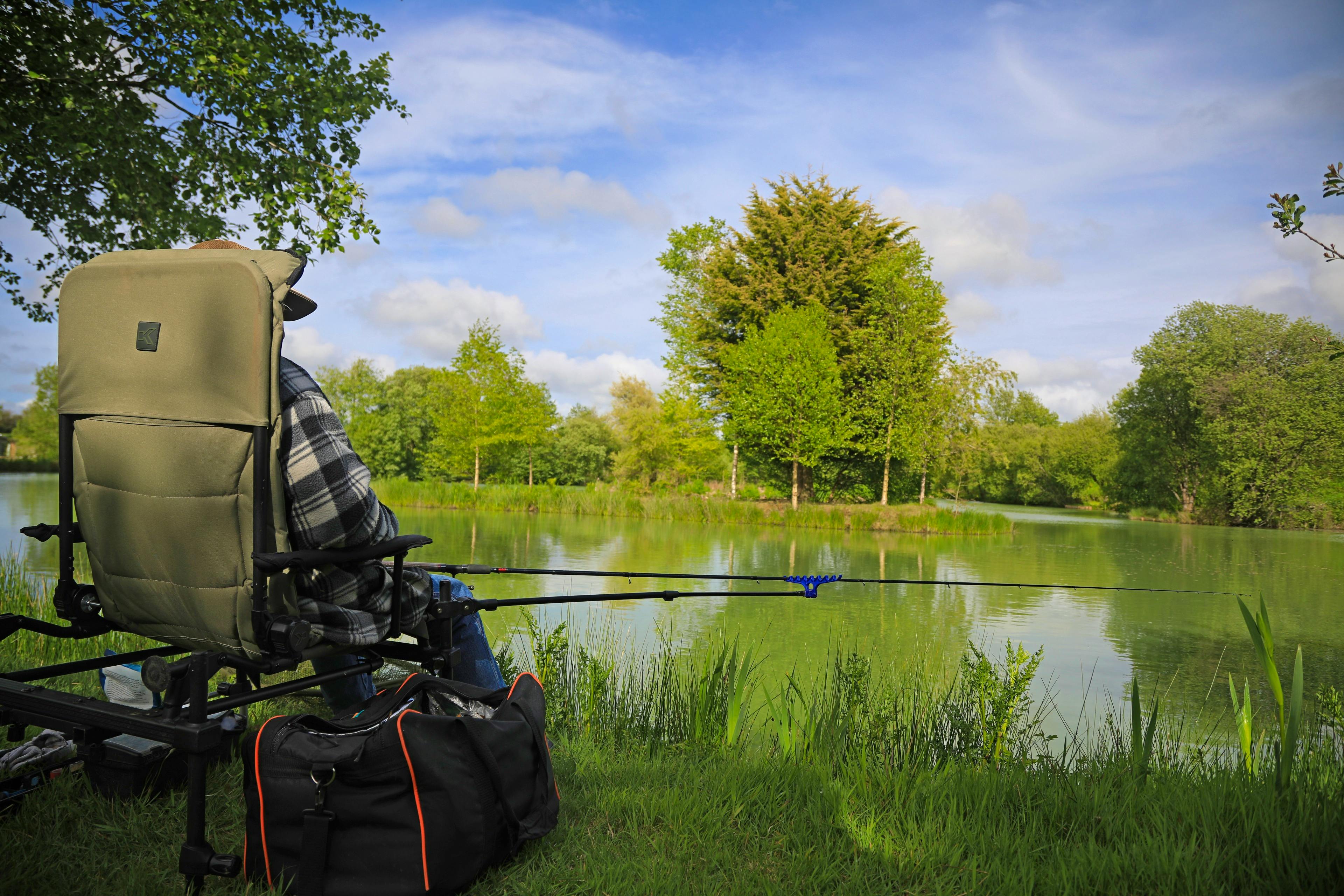 Lake Pods at Clawford Lakes - Beautiful lakeside pods