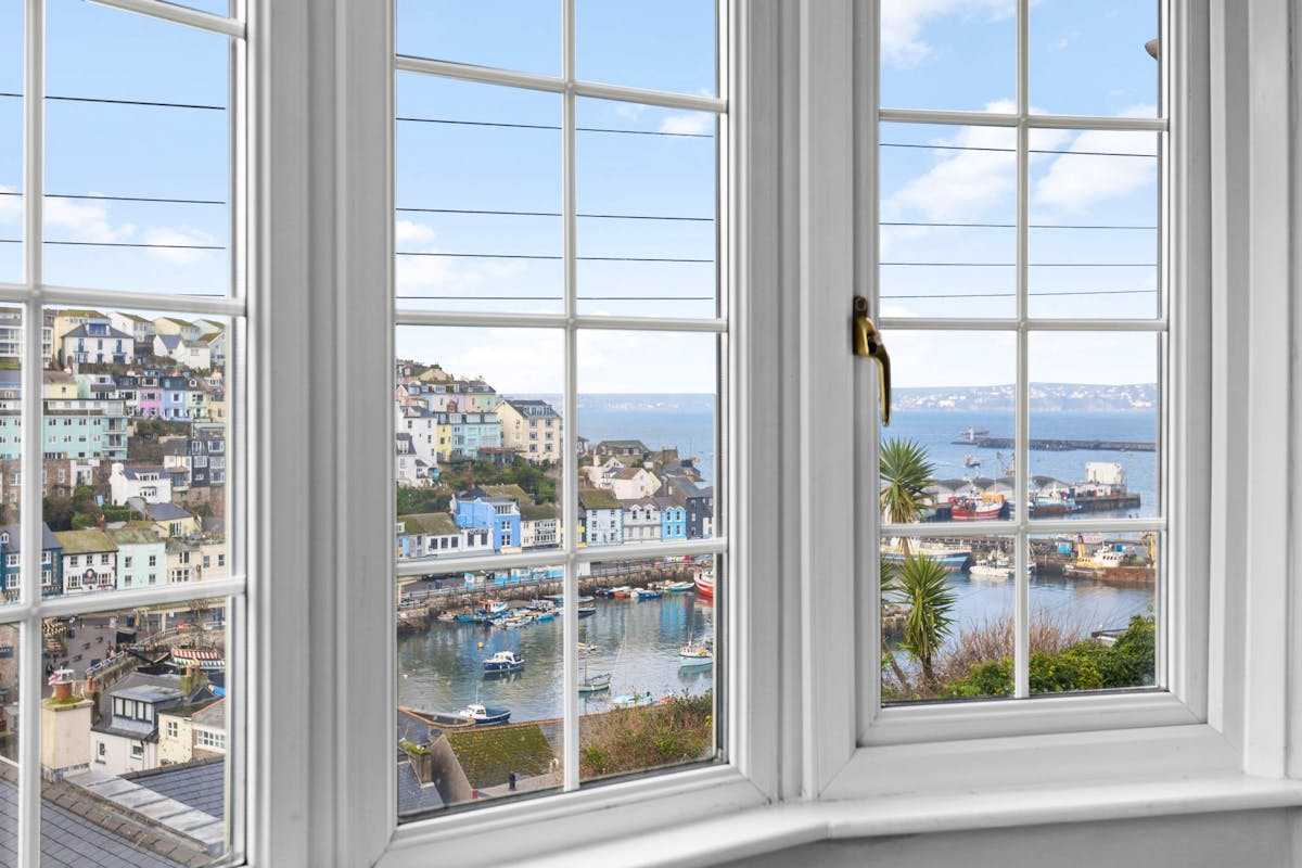 Number Eleven - Wonderful seaside retreat