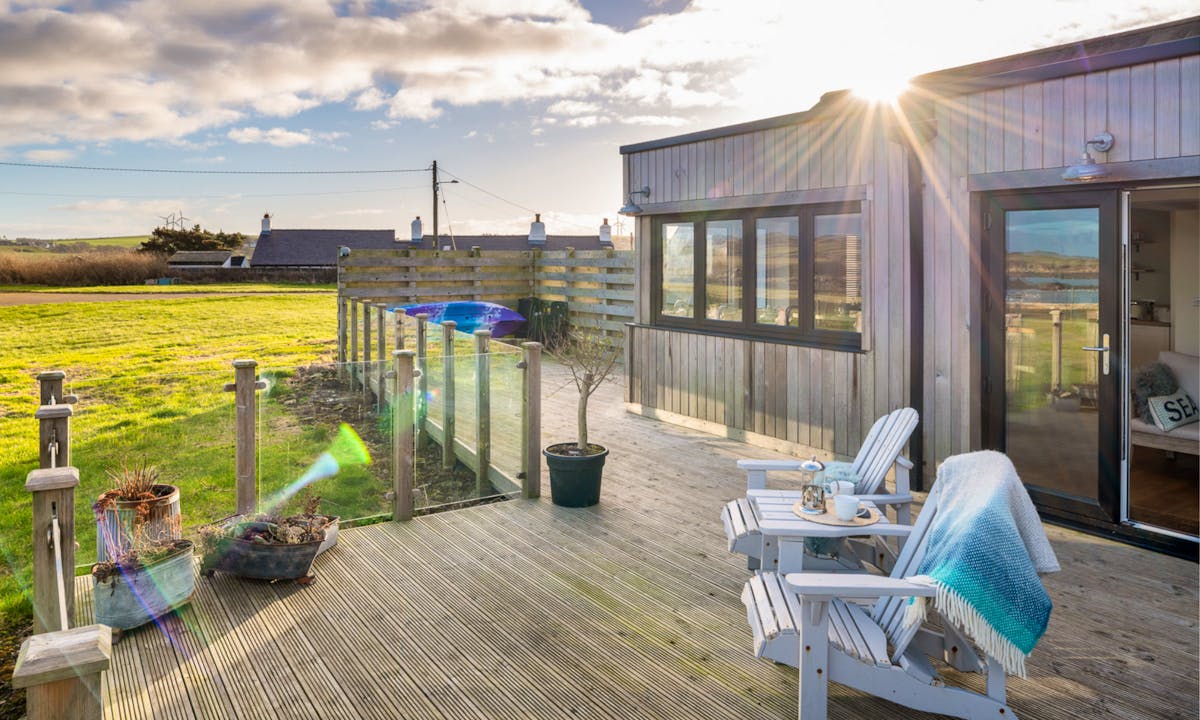 Bron Wendon - Charming seaside stay.