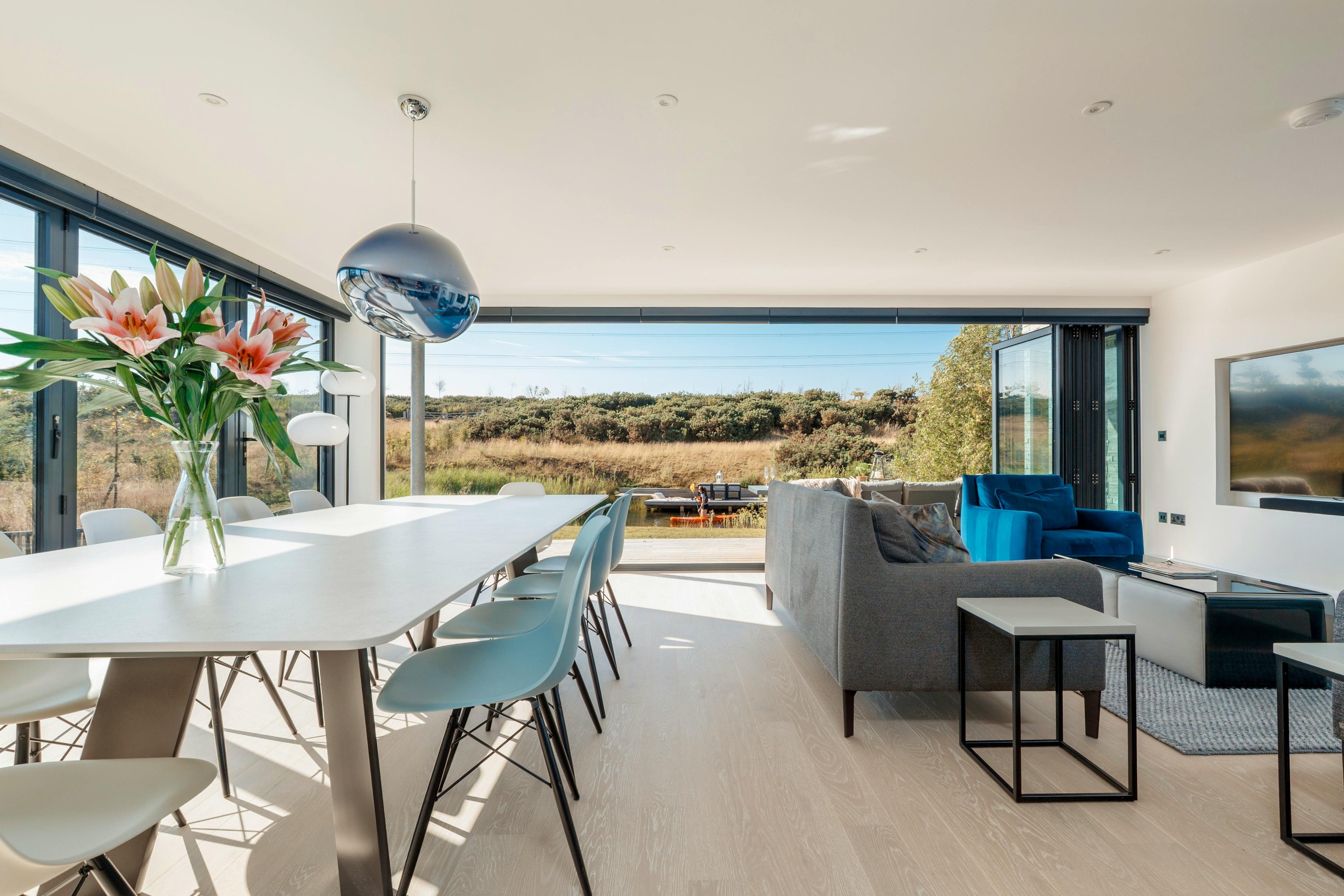 The Lookout - Beautiful lakeside retreat