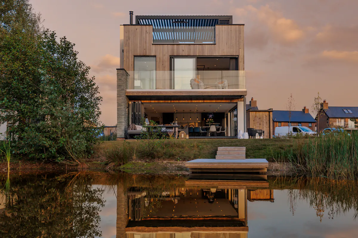 The Lookout - Beautiful lakeside retreat