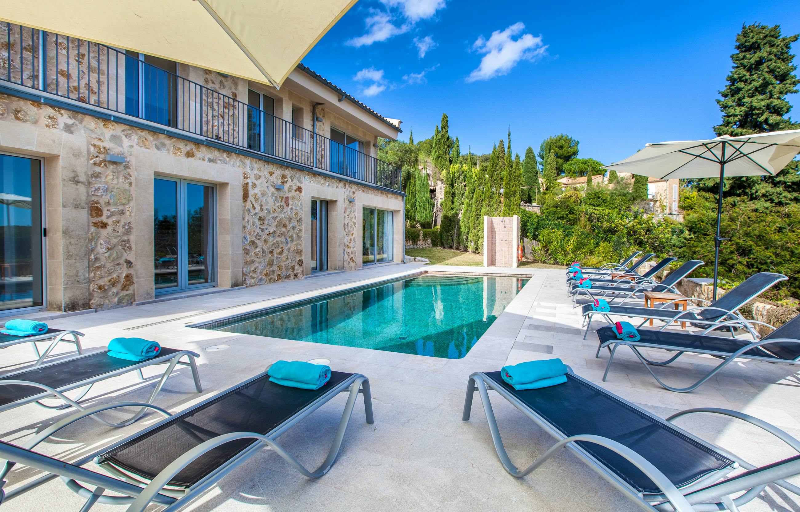 Cool Villas - View our collection of Classic Villas to rent