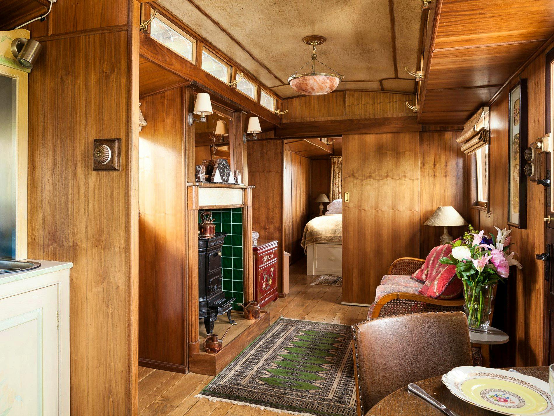 Walkwood Wagon - Charming wagon in beautiful Sussex woodlands