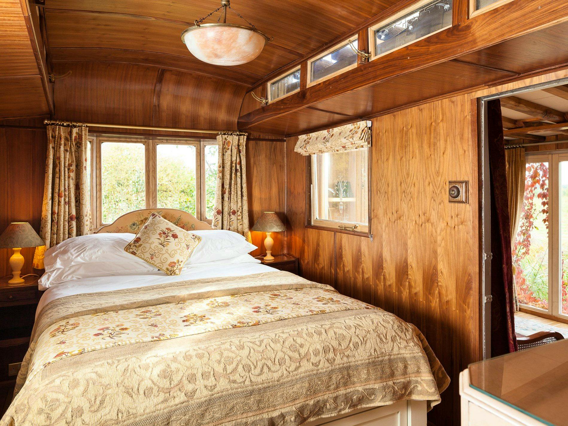 Walkwood Wagon - Charming wagon in beautiful Sussex woodlands