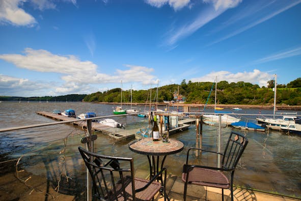 7 Cool Boathouses in the UK you can stay in!