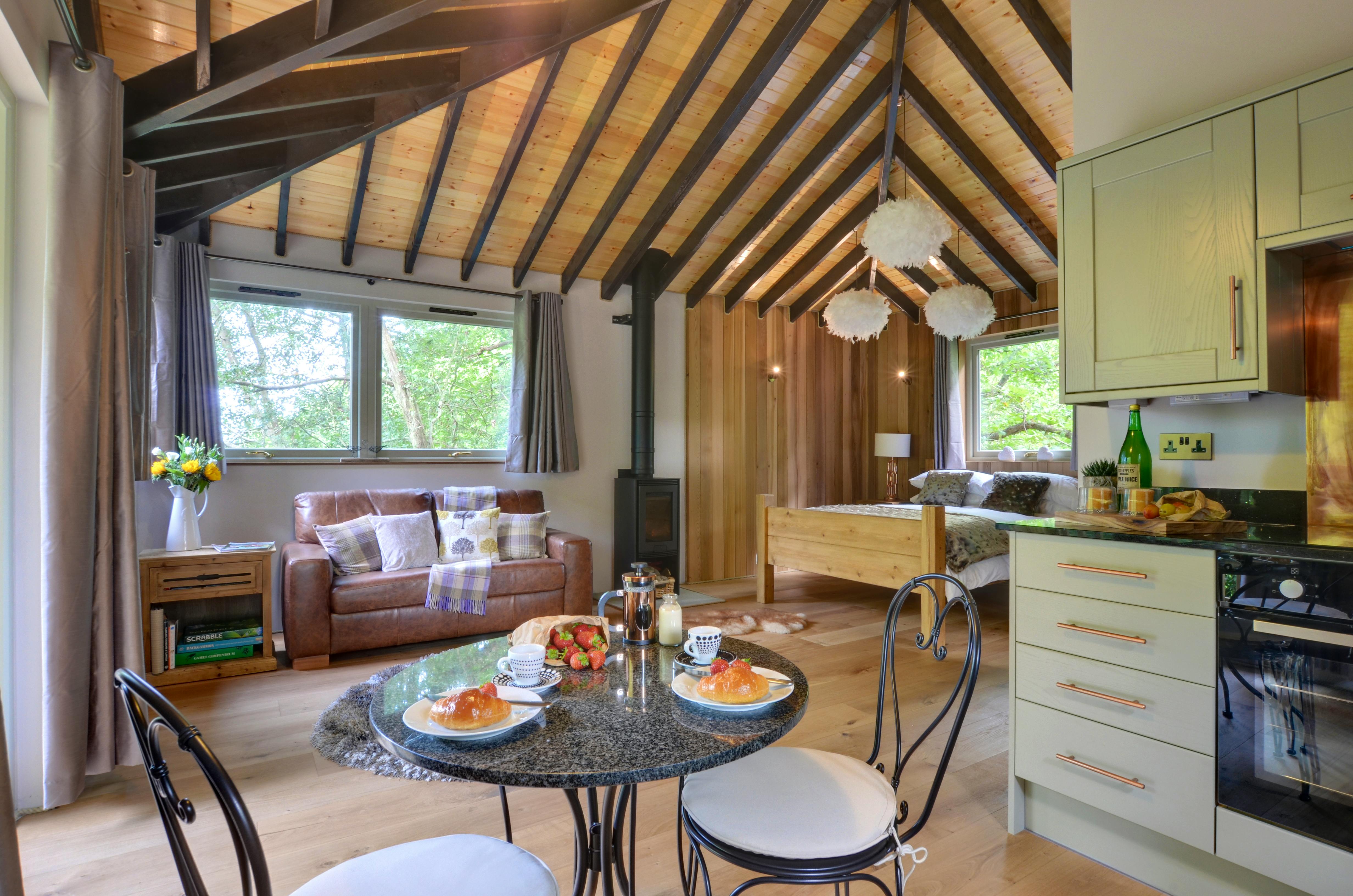 Tinkers Treehouse – a luxury woodland hideaway for 2 in East Sussex