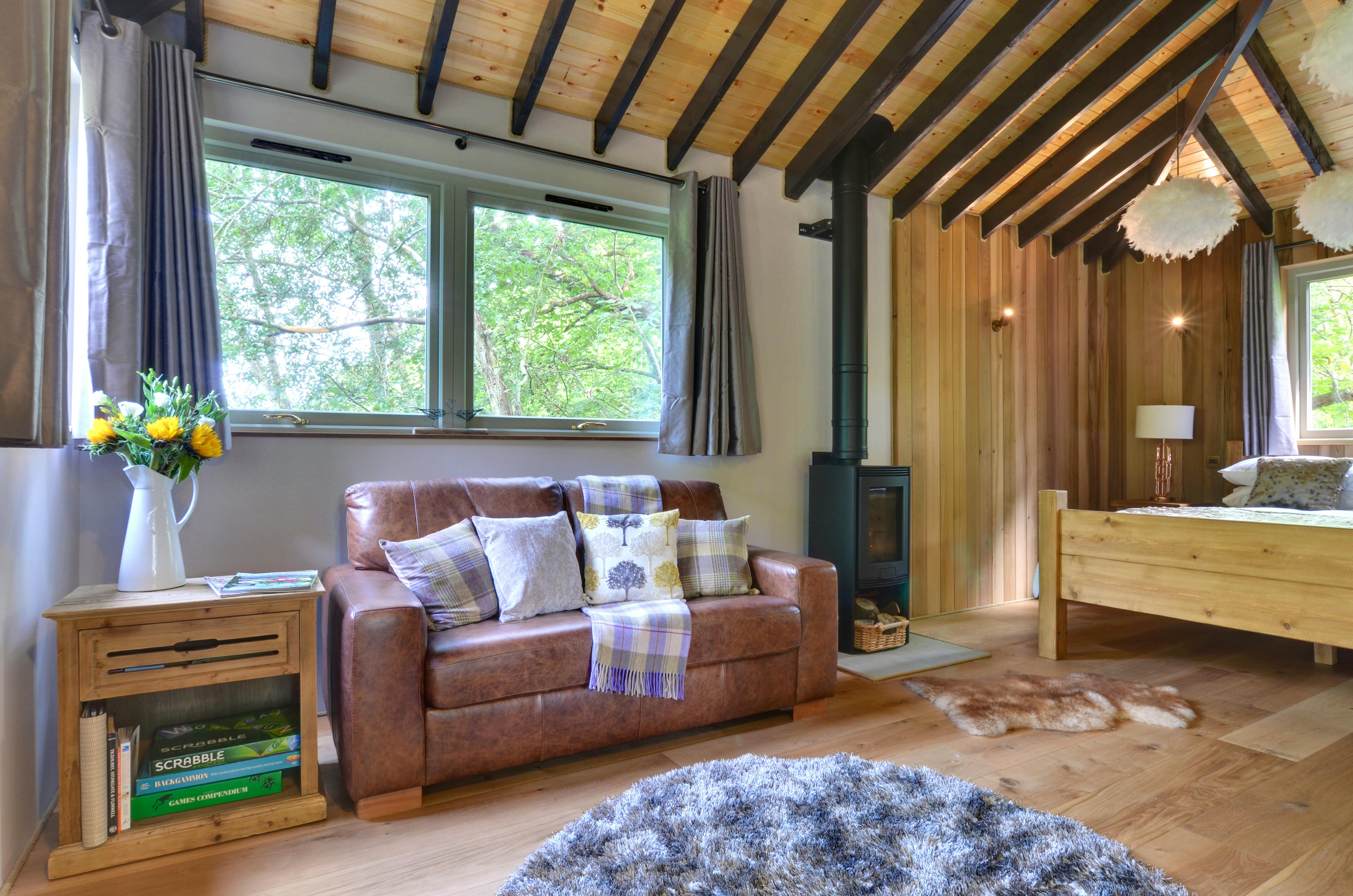 Tinkers Treehouse – a luxury woodland hideaway for 2 in East Sussex