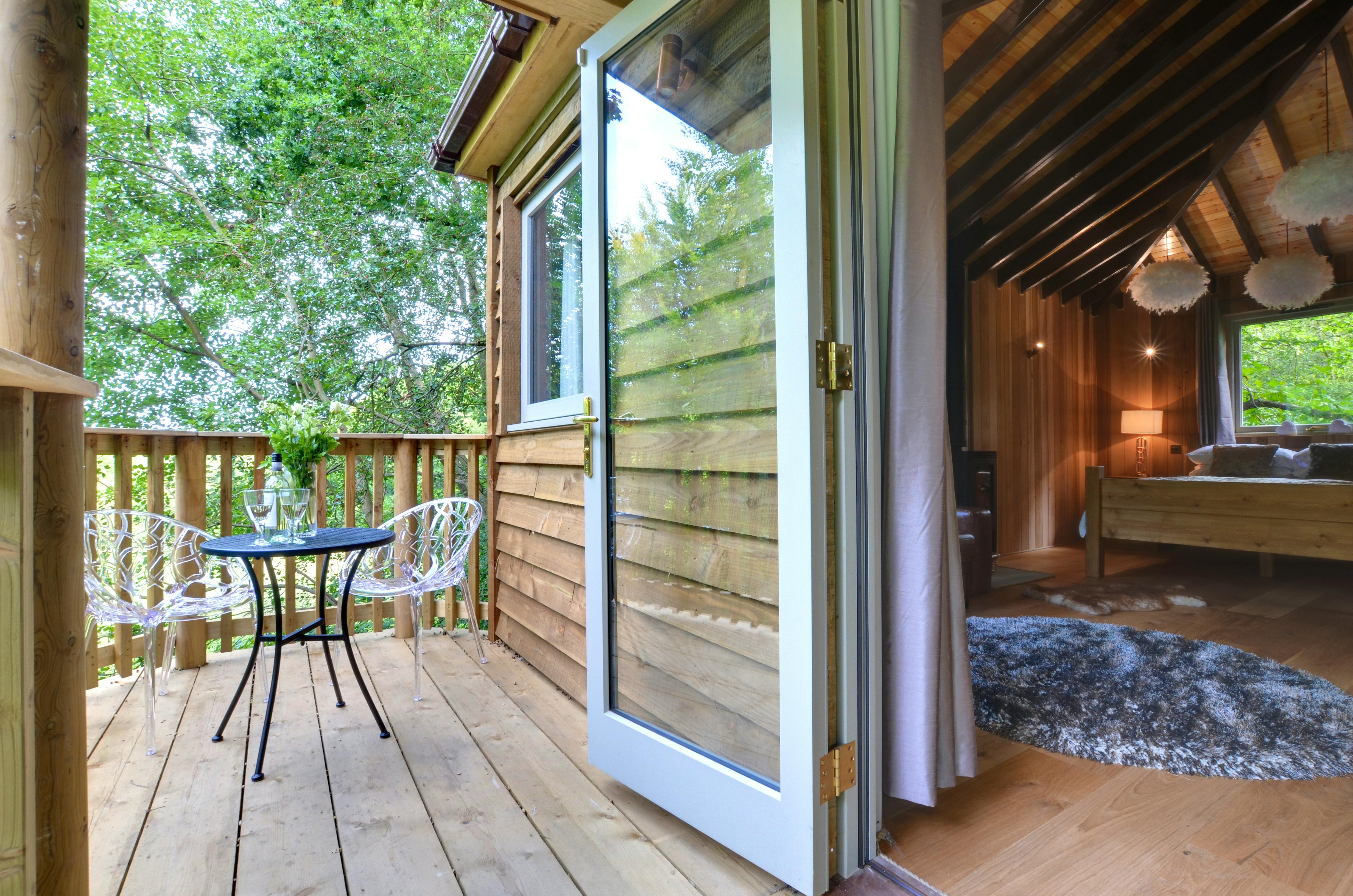 Tinkers Treehouse – a luxury woodland hideaway for 2 in East Sussex