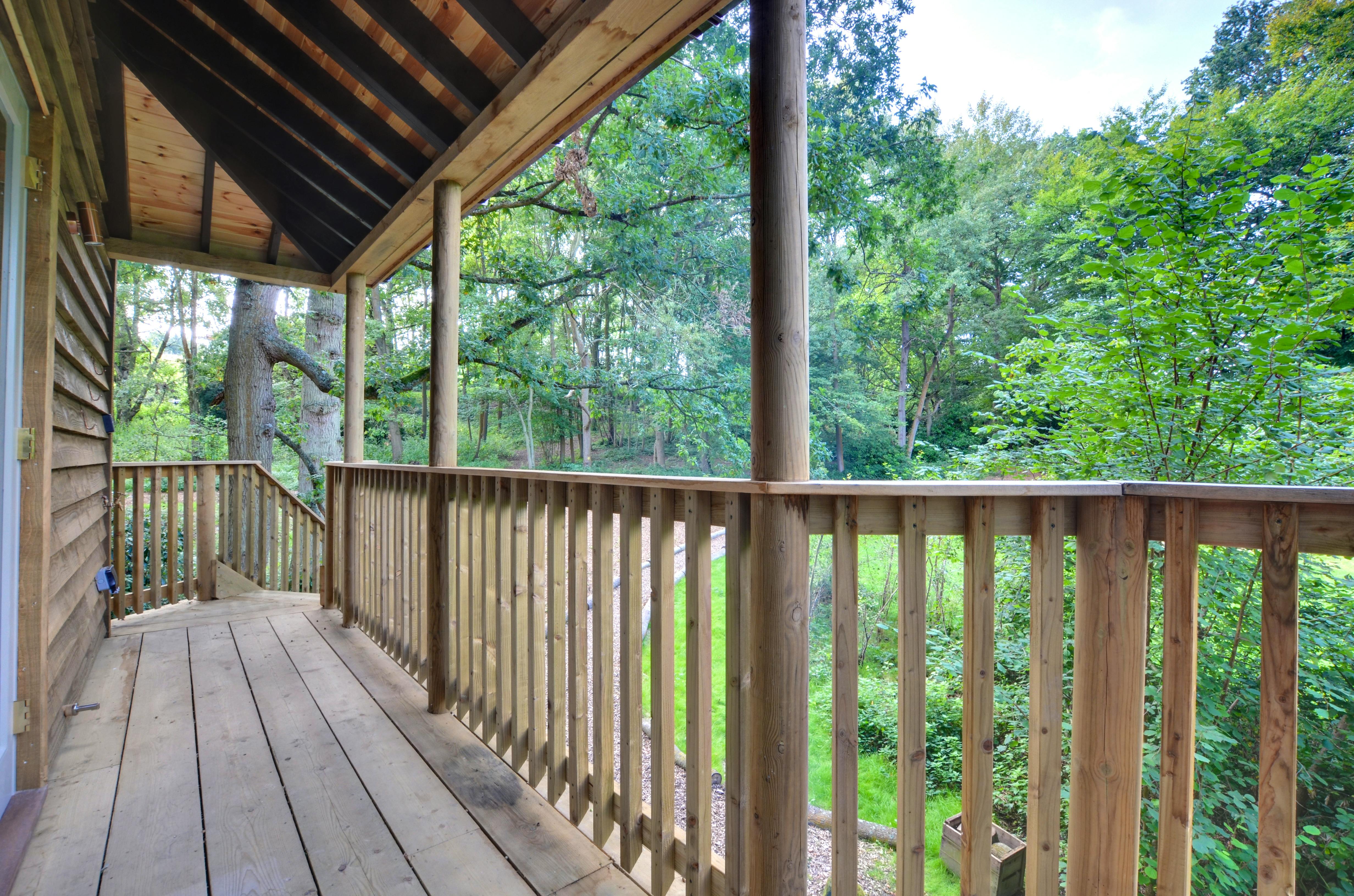 Tinkers Treehouse – a luxury woodland hideaway for 2 in East Sussex