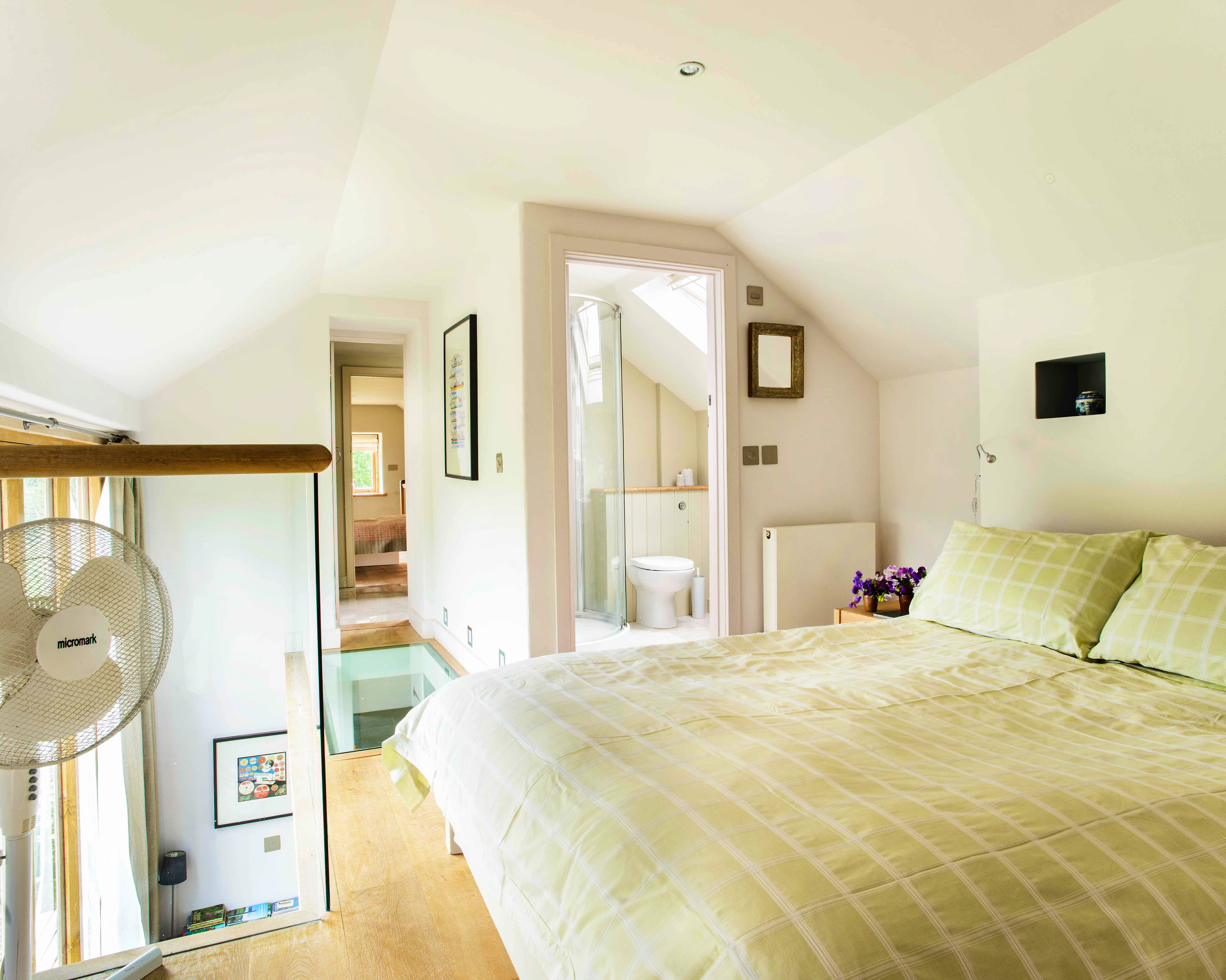 Red Kite Barn - Contemporary conversion in the Welsh countryside