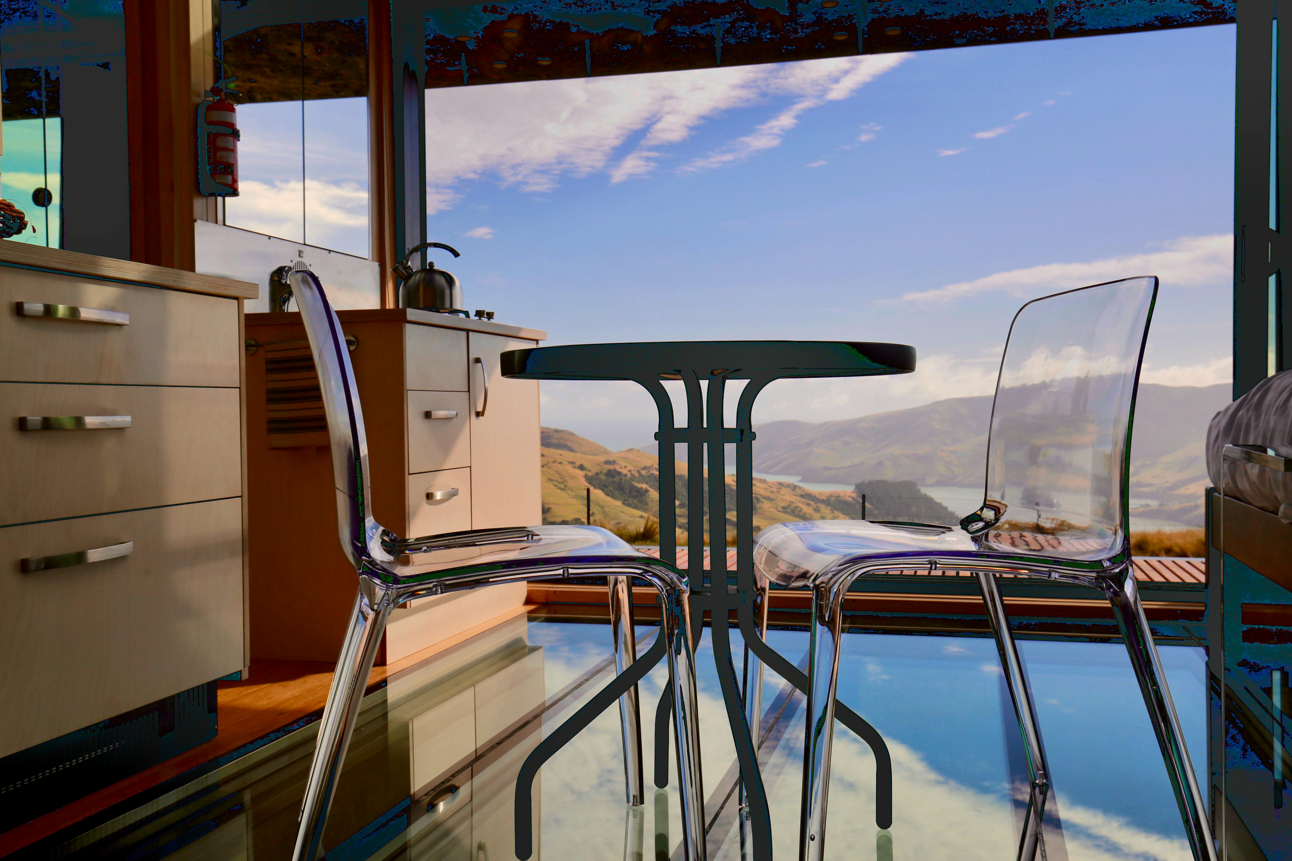 Manakau PurePod – glass pod for 2 in NZ with panoramic mountain views