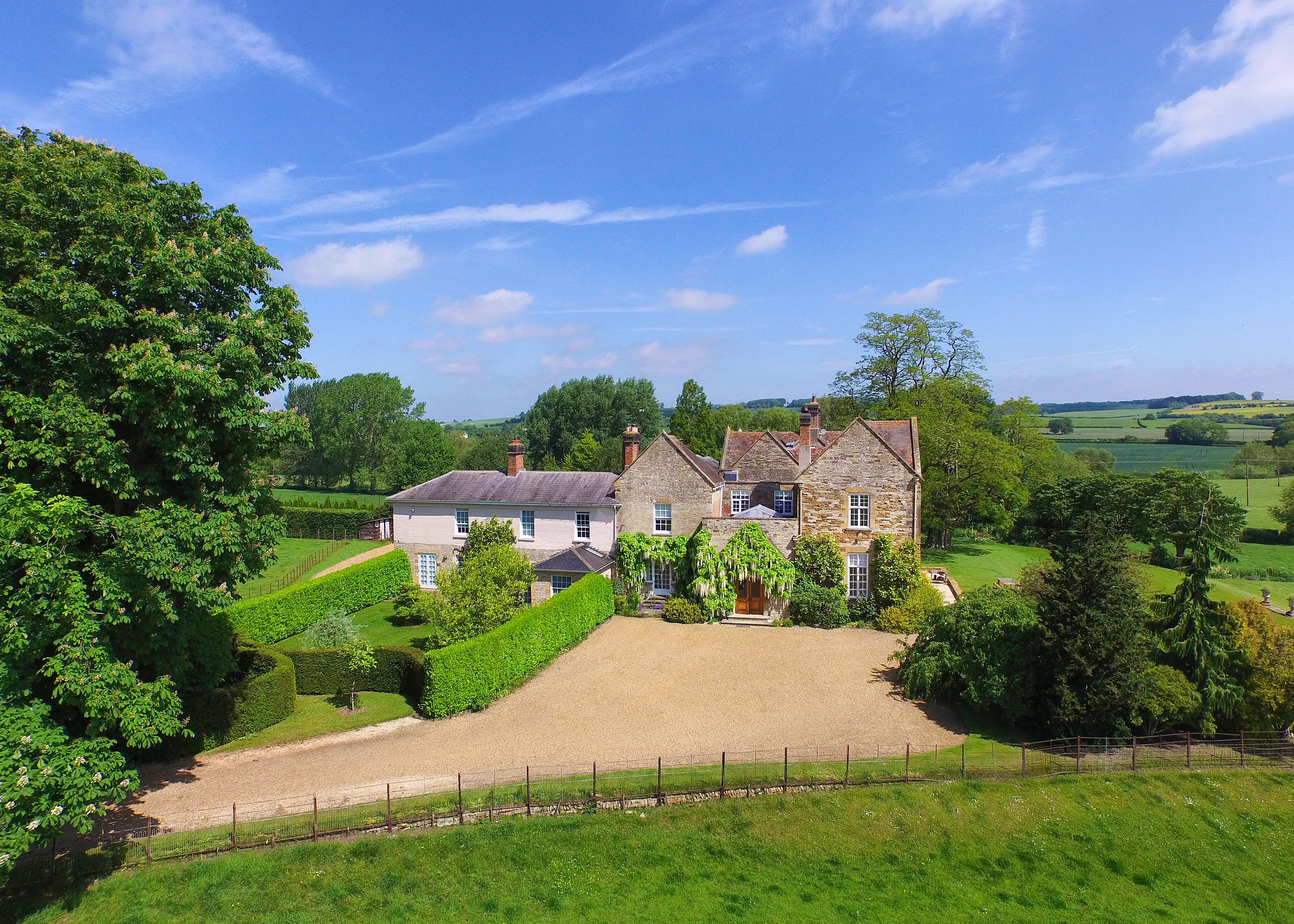 Talton House - Quirky country option for large groups