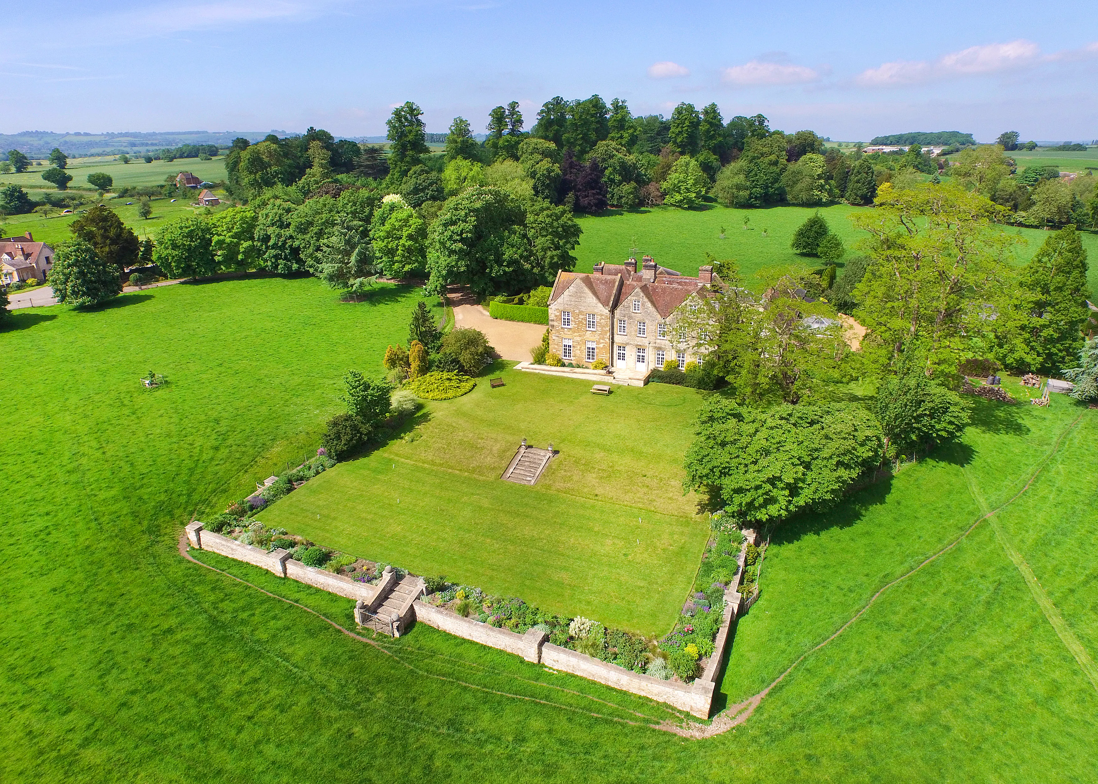 Talton House - Quirky country option for large groups
