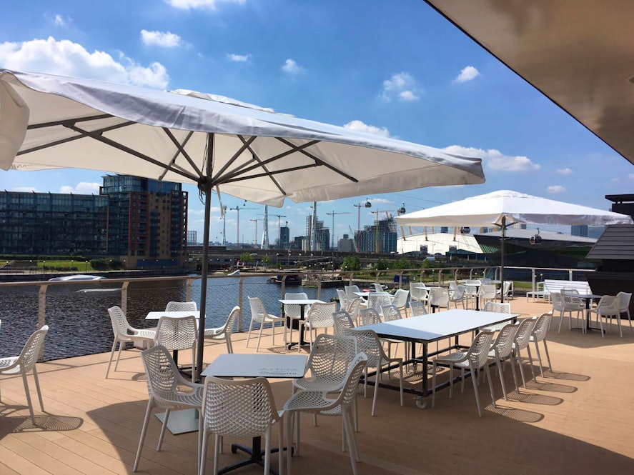 The Good Hotel - Stylish floating hotel in the heart of London