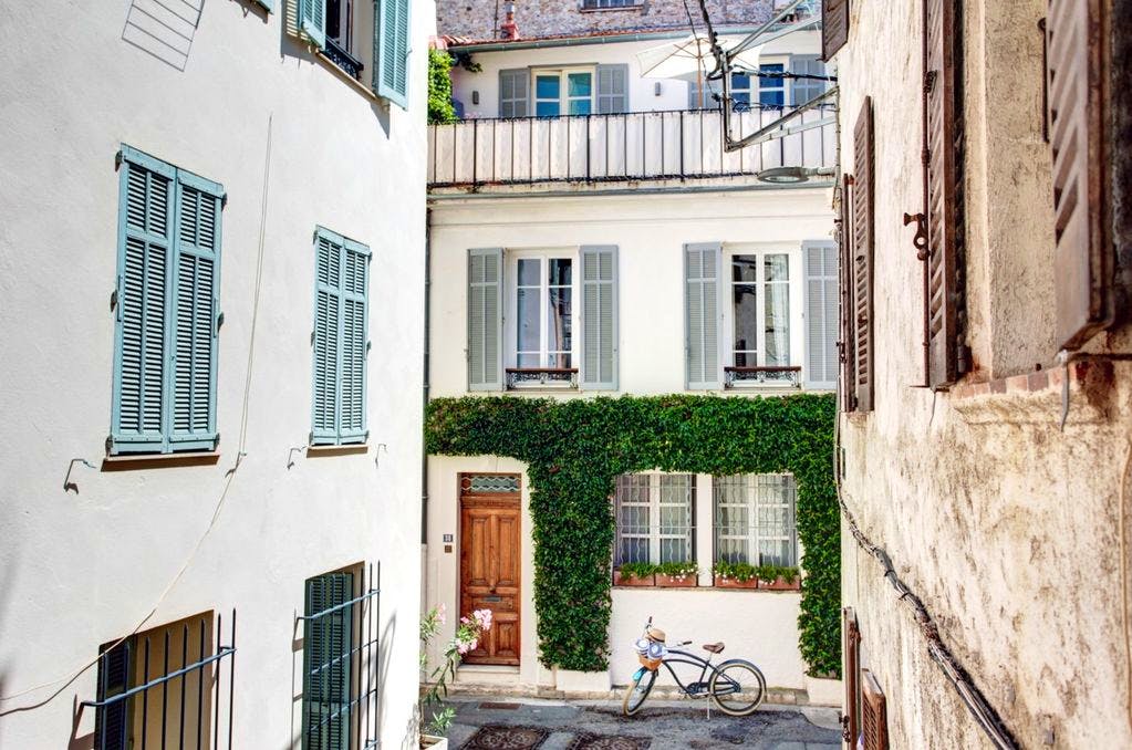 Mas des Issarts - Renovated farmhouse in the south of France