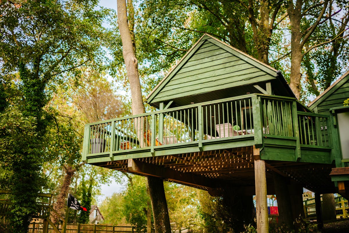 Will's Tree House - Luxury Warwickshire treehouse with gorgeous views