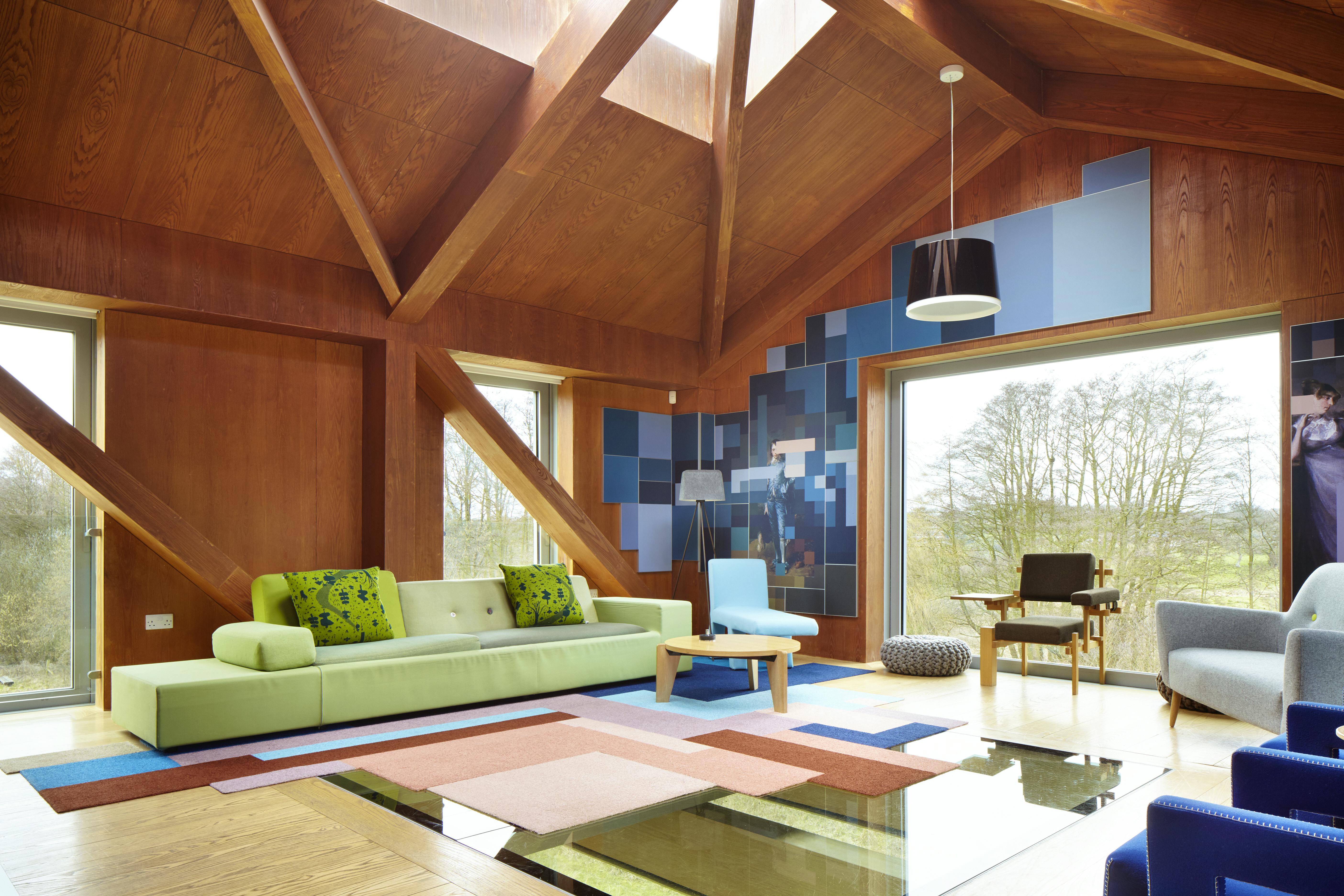 Balancing Barn – A remarkable 4-bed barn in the Suffolk countryside