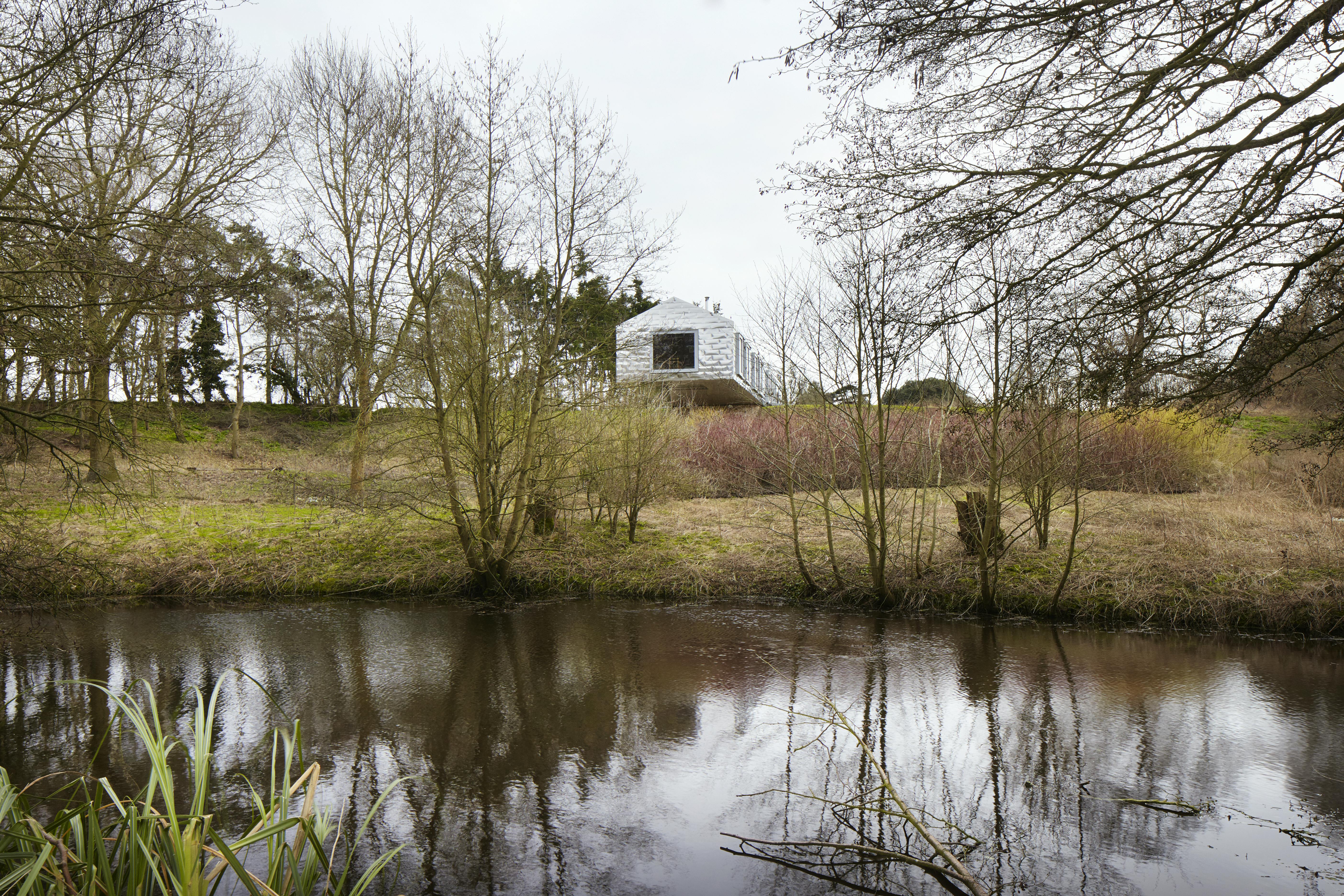 Balancing Barn – A remarkable 4-bed barn in the Suffolk countryside