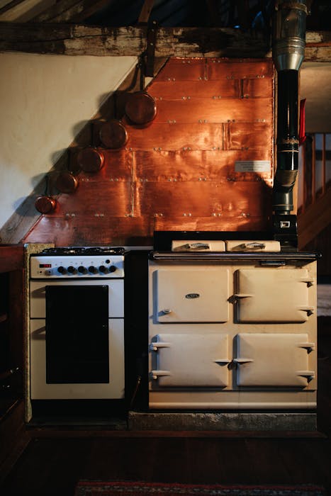 Wheelwright's Shop - A quirky cabin on Shropshire's Walcot Estate.